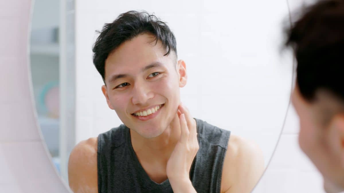 Men's No-Fuss Guide to Fighting Breakouts: Simple & Effective Skincare ...